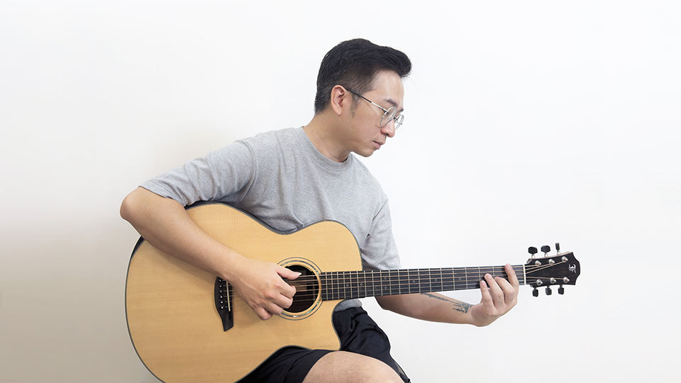 Kenneth Acoustic: Endorsed Artist using Guitar Pro