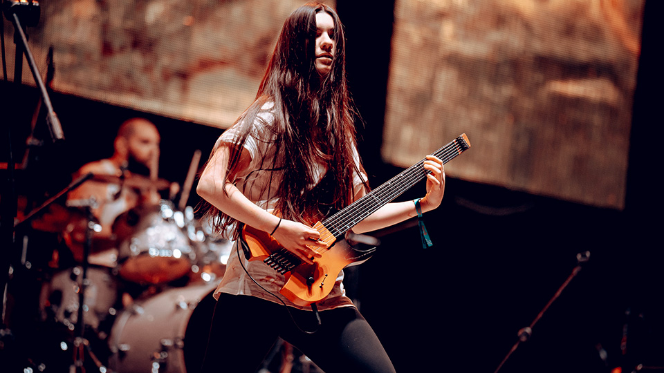 Carolyn Barba: Endorsed Artist using Guitar Pro