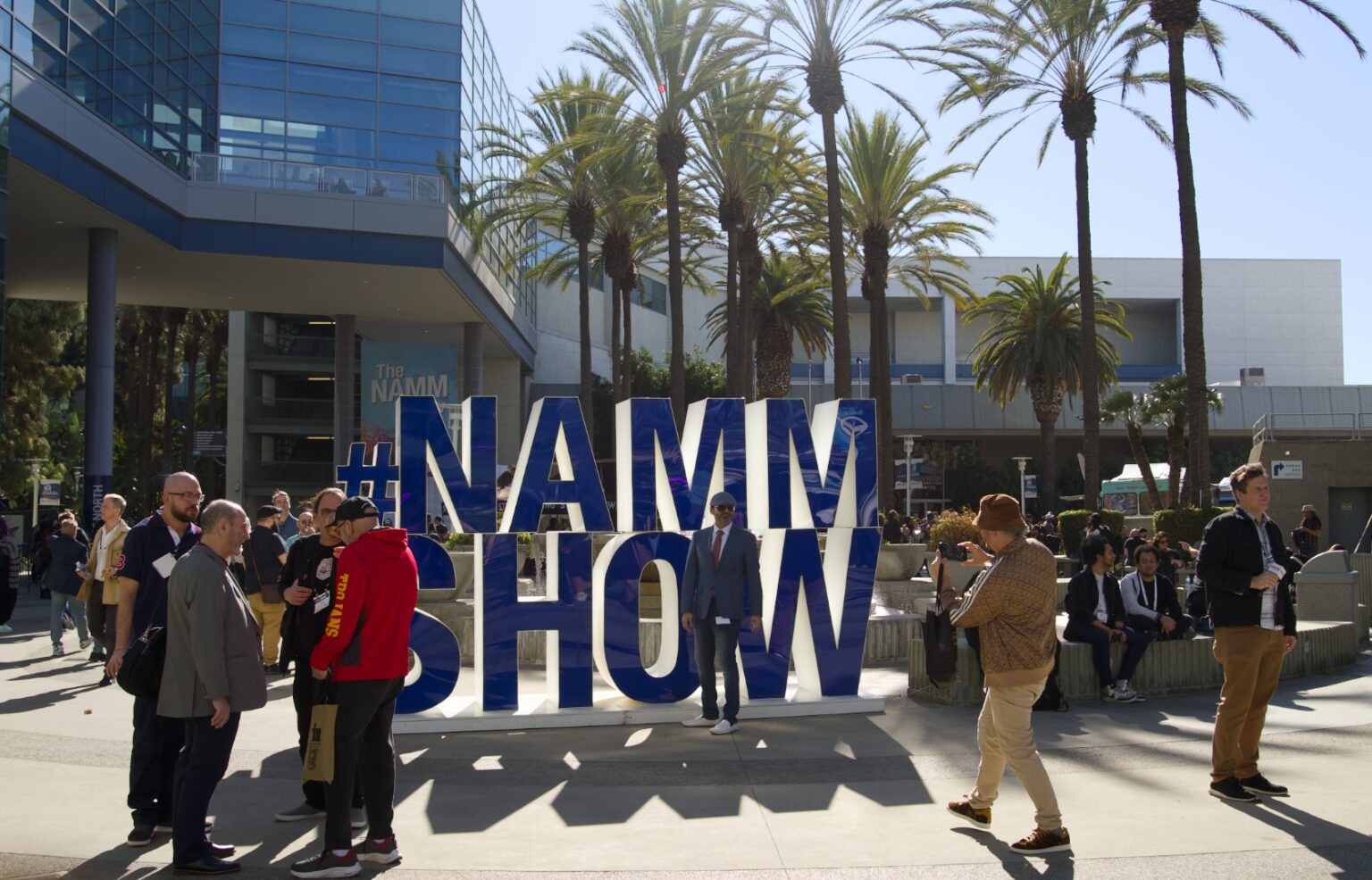 NAMM Show 2025: back in black? - Guitar Pro Blog - Arobas Music